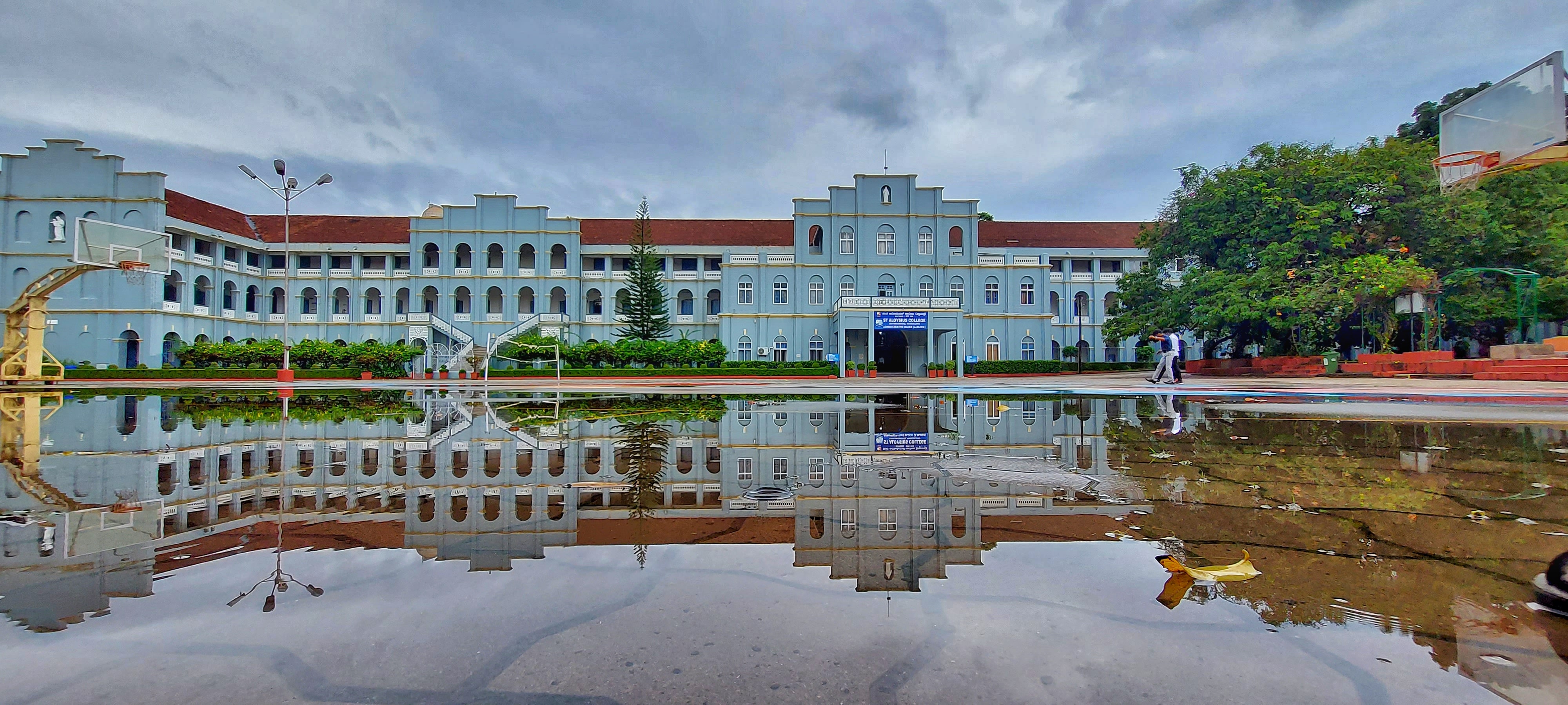 Briefprofile - St Aloysius (Deemed To Be University)